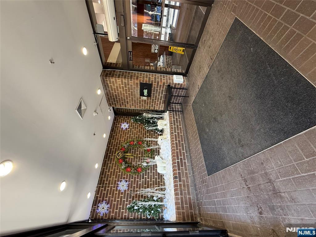 MLS Number 25001799 - 1 bed,1 bath, Condo/Coop/Townhouse Property for $375,000 - 770 Anderson ...