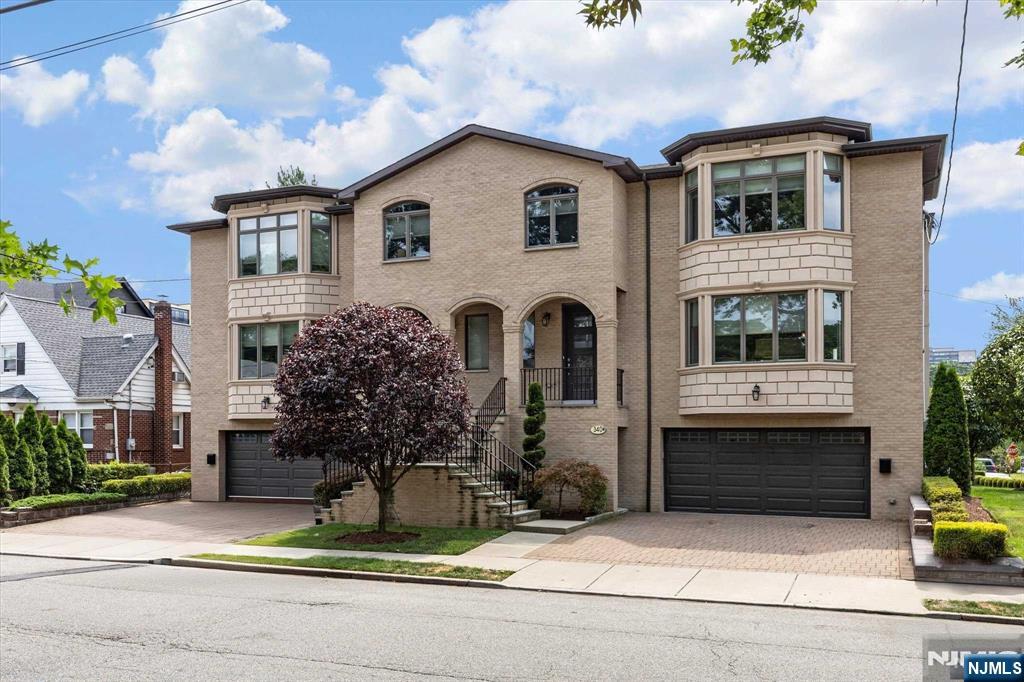 MLS Number 25002393 - 10 bed,6 bath, Residential Property for ...