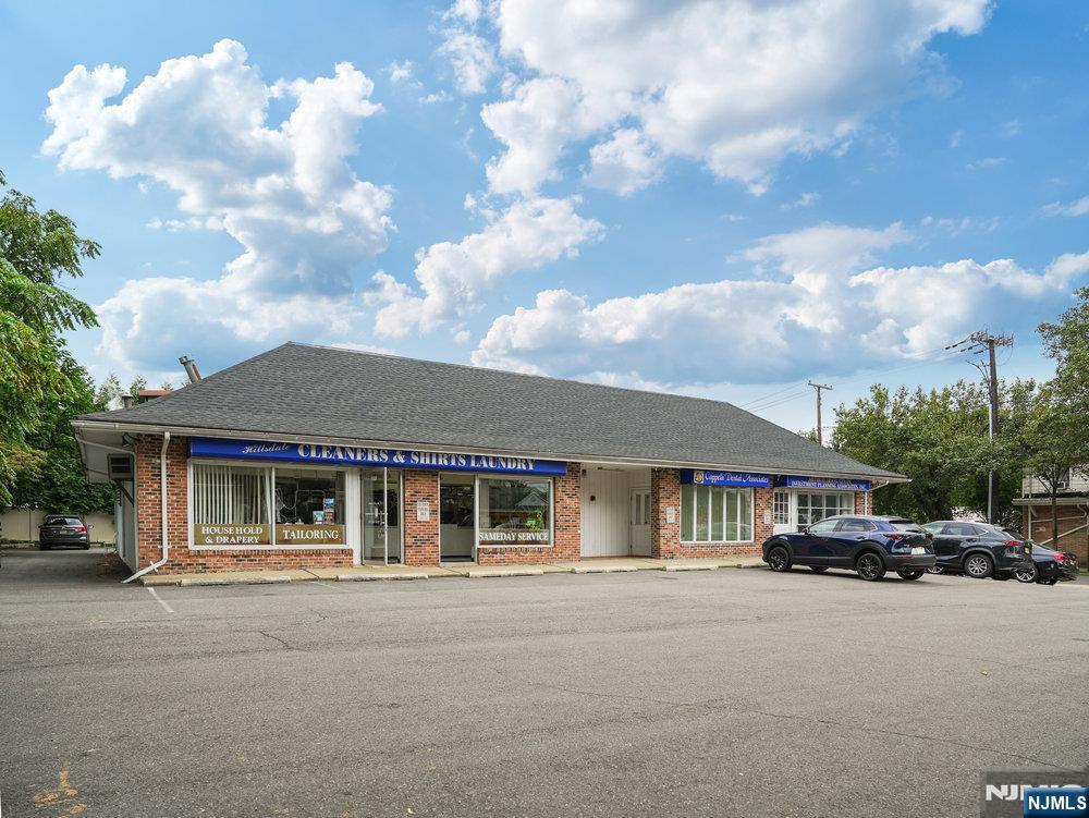 MLS Number 25003645 - Commercial Property for $ 1,900,000.00 - 156 ...