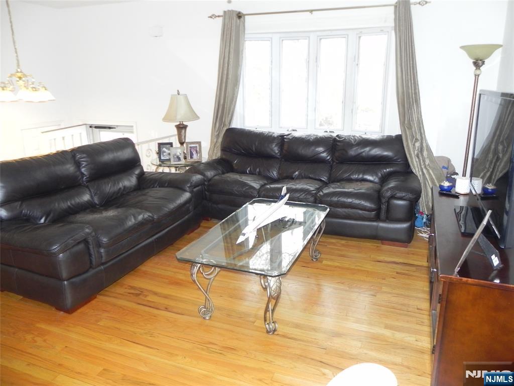 MLS Number 25005013 - 4 bed,2 bath, Residential Property for $599,981 ...