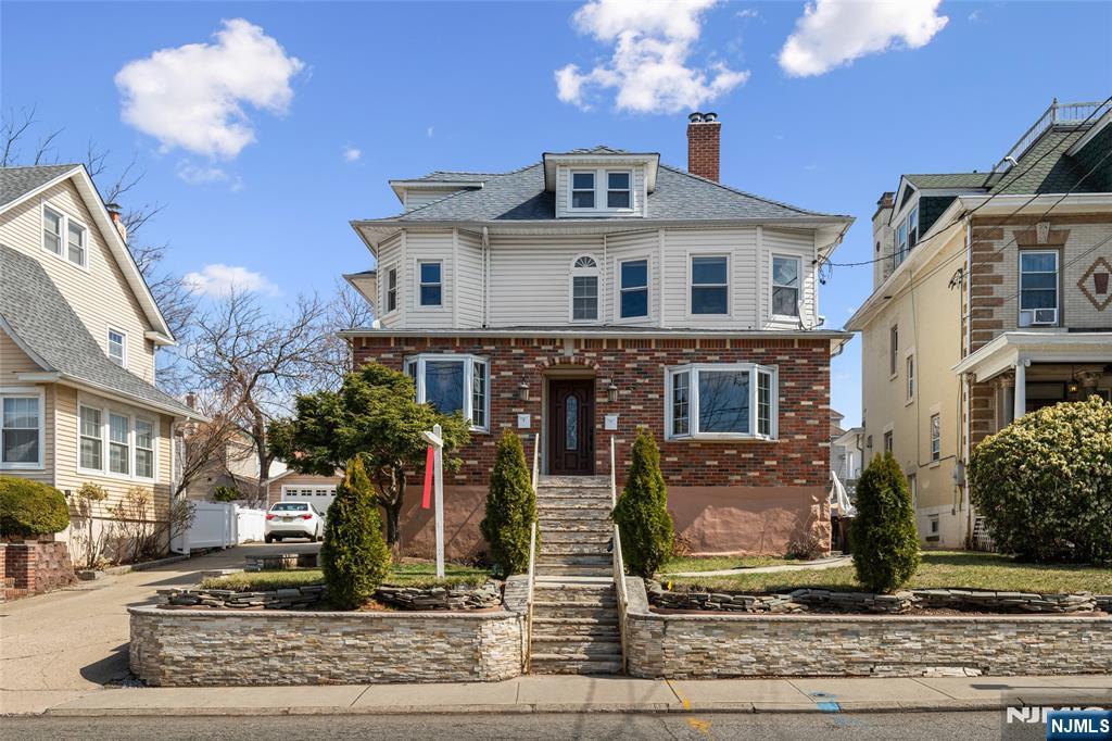 MLS Number 25006415 - 4 bed,3 bath, Multi-Family Property for $680,000 ...