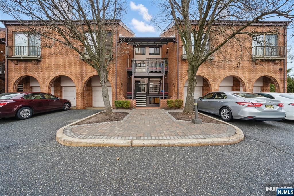 MLS Number 25006492 - 2 bed,2 bath, Condo/Coop/Townhouse Property for ...