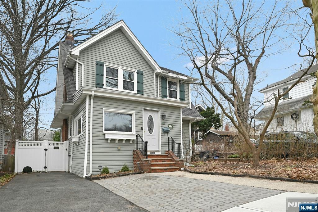 MLS Number 25008281 - 3 bed,2 bath, Residential Property for $698,000 ...