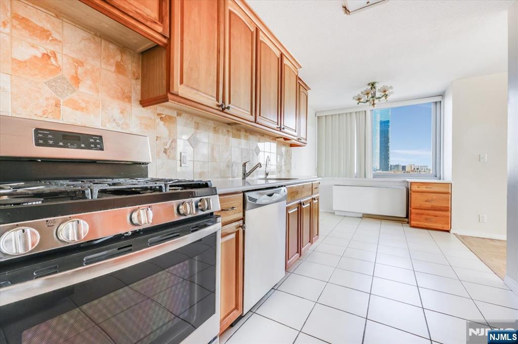 MLS Number 25008450 - 2 bed,2 bath, Condo/Coop/Townhouse Property for ...