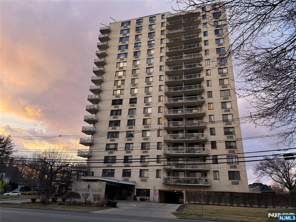 MLS Number 25009001 - 1 bed,1 bath, Condo/Coop/Townhouse Property for ...