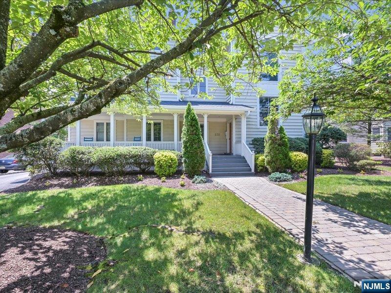 MLS Number 25011404 - 3 bed,2 bath, Condo/Coop/Townhouse Property for ...