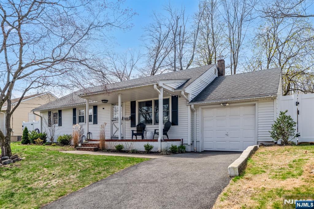 MLS Number 25012159 - 3 bed,1 bath, Residential Property for $649,910 ...