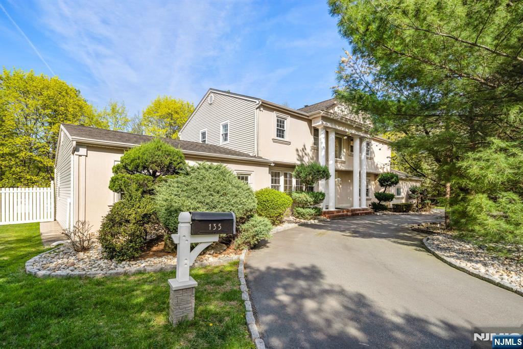 MLS Number 25012300 - 5 bed,4 bath, Residential Property for $1,790,000 ...