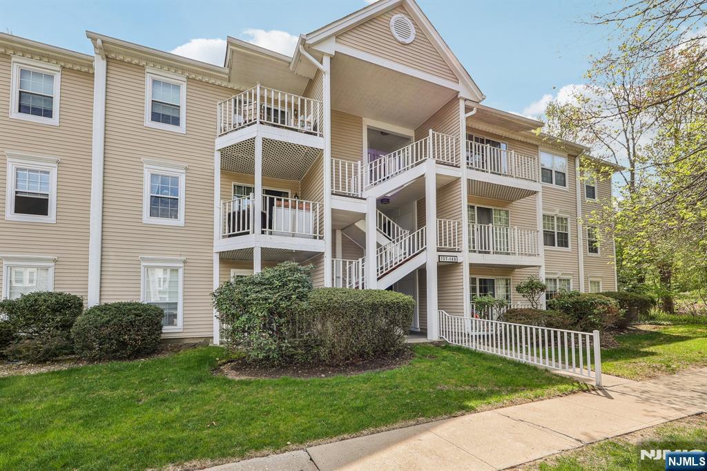 MLS Number 25013181 - 2 bed,1 bath, Condo/Coop/Townhouse Property for ...