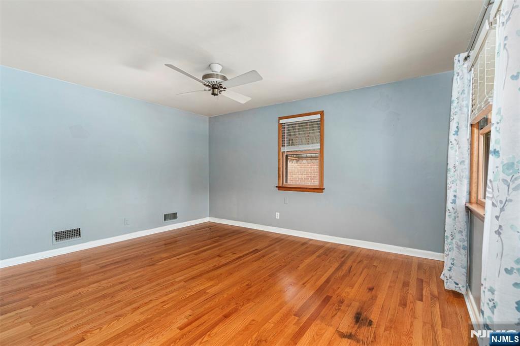 MLS Number 25015178 - 4 bed,1 bath, Residential Property for $557,500 ...