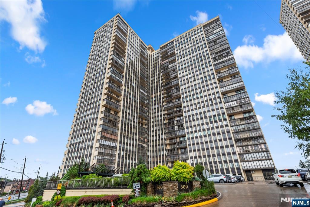 MLS Number 25015681 - 2 bed,2 bath, Condo/Coop/Townhouse Property for ...