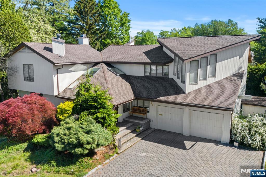 MLS Number 25015727 - 5 bed,3 bath, Residential Property for $1,529,000 ...