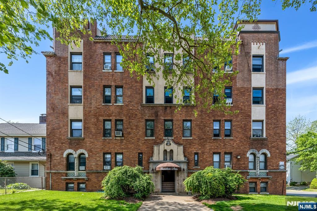 MLS Number 25015738 - 2 bed,1 bath, Condo/Coop/Townhouse Property for ...