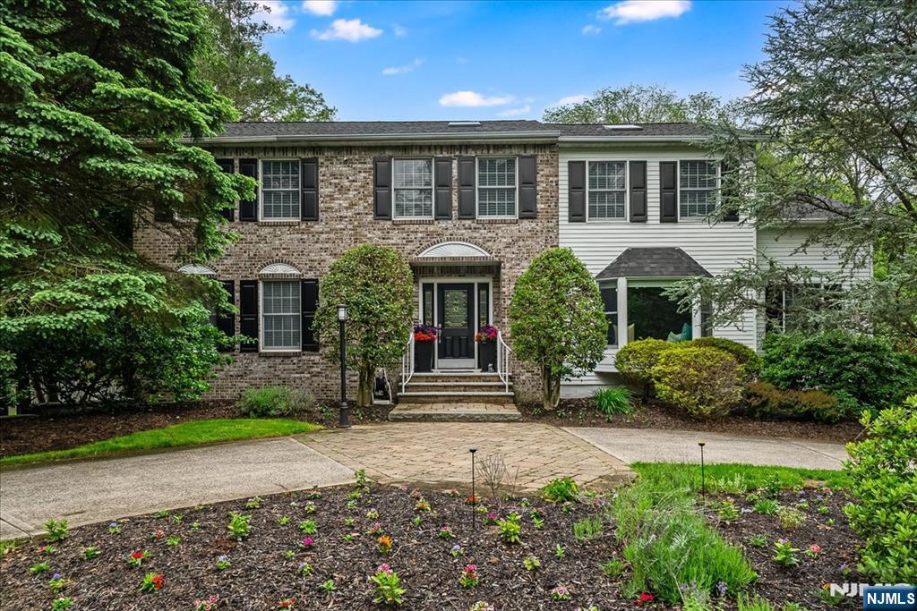 MLS Number 25015931 - 5 bed,4 bath, Residential Property for $1,599,000 ...