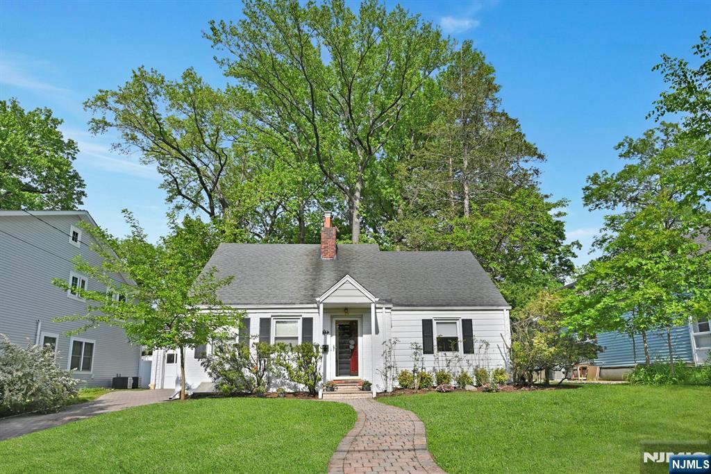 MLS Number 25015944 - 4 bed,2 bath, Residential Property for $679,000 ...