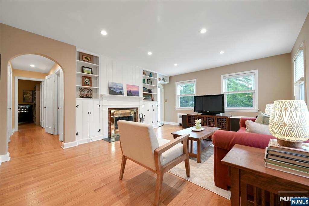 MLS Number 25015944 - 4 bed,2 bath, Residential Property for $679,000 ...