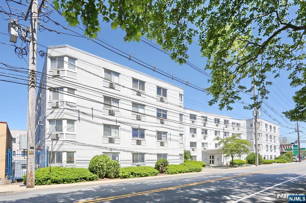 MLS Number 25016012 - 1 bed,1 bath, Condo/Coop/Townhouse Property for ...