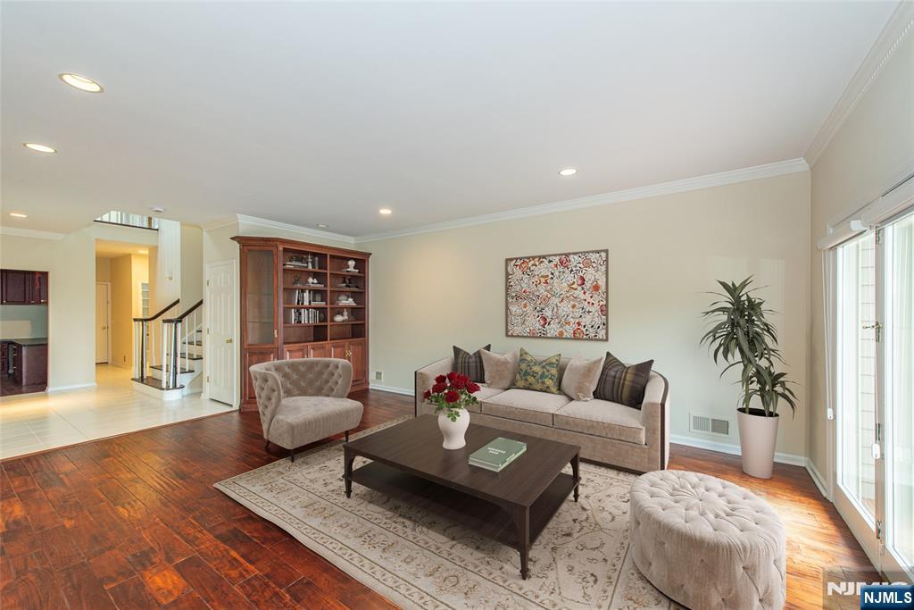 MLS Number 25016358 - 3 bed,3 bath, Condo/Coop/Townhouse Property for ...