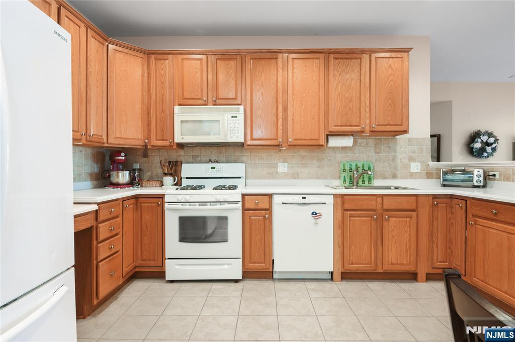 MLS Number 25016389 - 2 bed,2 bath, Condo/Coop/Townhouse Property for ...