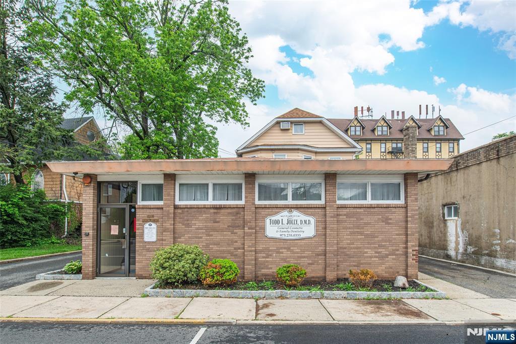 MLS Number 25016636 - Commercial Property for $ 995,000.00 - 629 ...