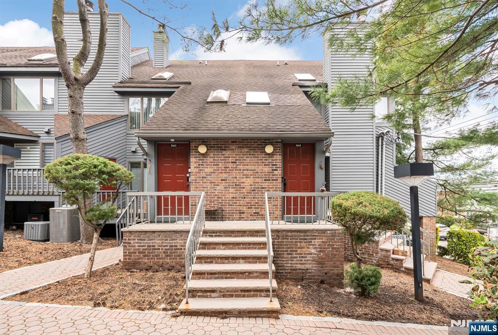 MLS Number 25016969 - 2 bed,2 bath, Condo/Coop/Townhouse Property for $639,000 - 1566 Anderson ...