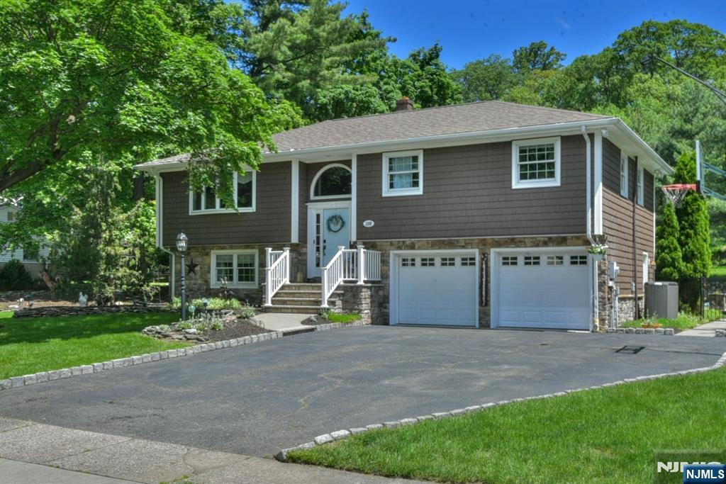 MLS Number 25018046 - 4 bed,2 bath, Residential Property for $799,900 ...