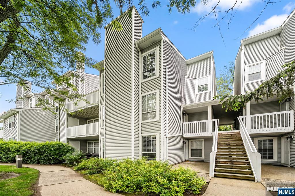 32 Mallard Court Englewood NJ 07631 | Active