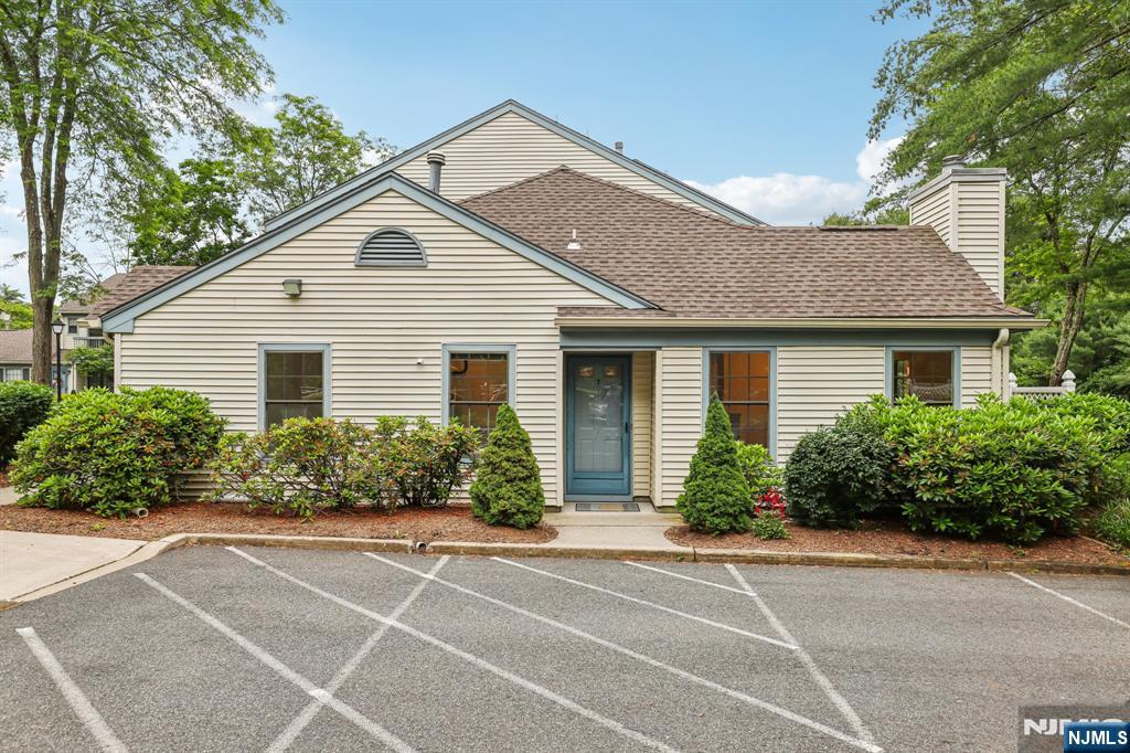 MLS Number 25020753 - 2 bed,1 bath, Condo/Coop/Townhouse Property for ...