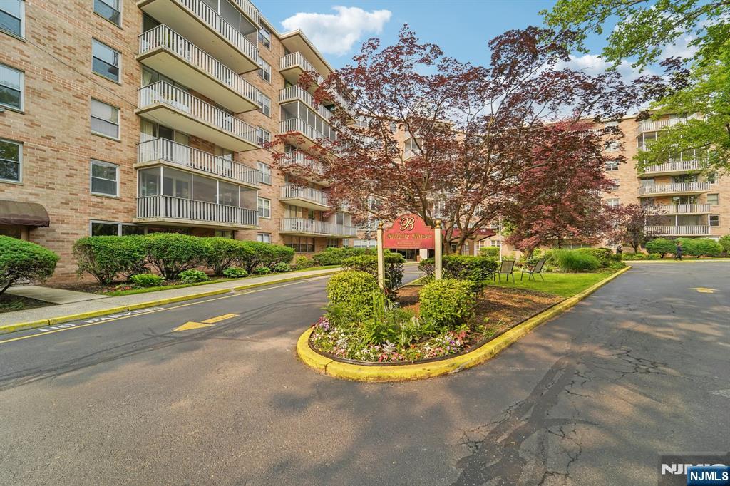 MLS Number 25021318 - 1 bed,1 bath, Condo/Coop/Townhouse Property for ...