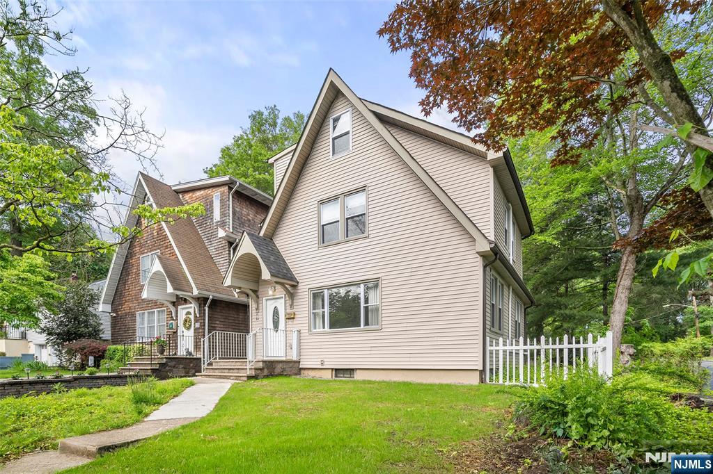 93 Stelfox Demarest NJ 07627 | Active