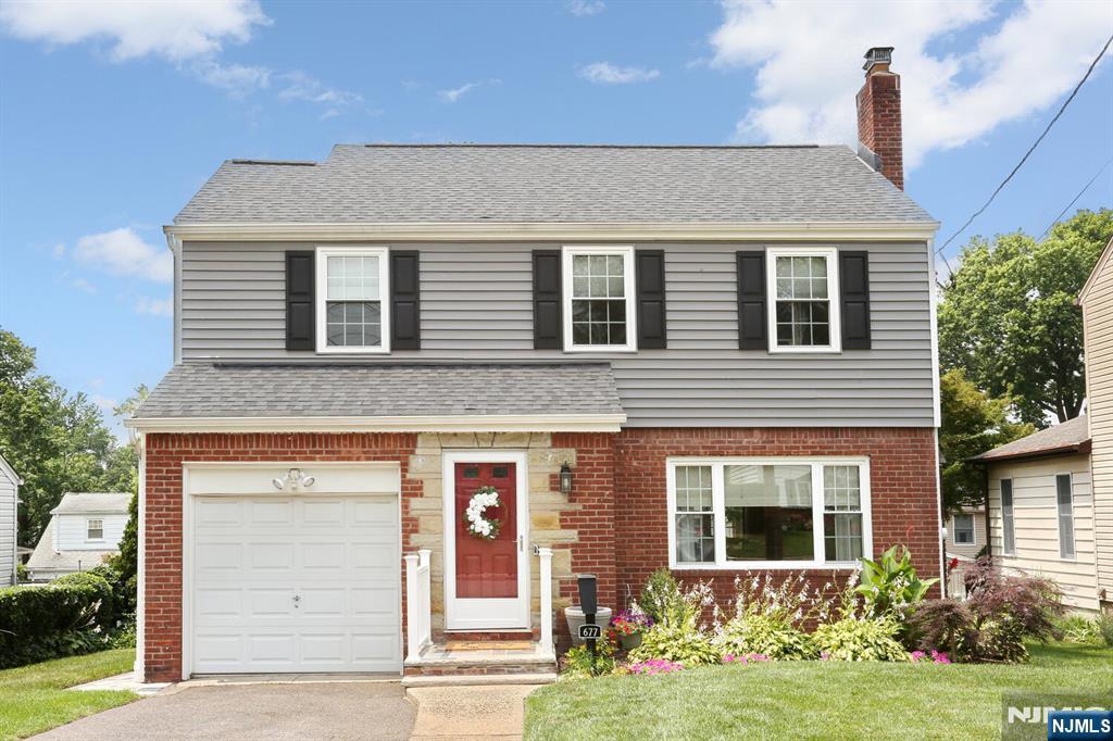 MLS Number 25024560 - 3 bed,1 bath, Residential Property for $679,000 ...