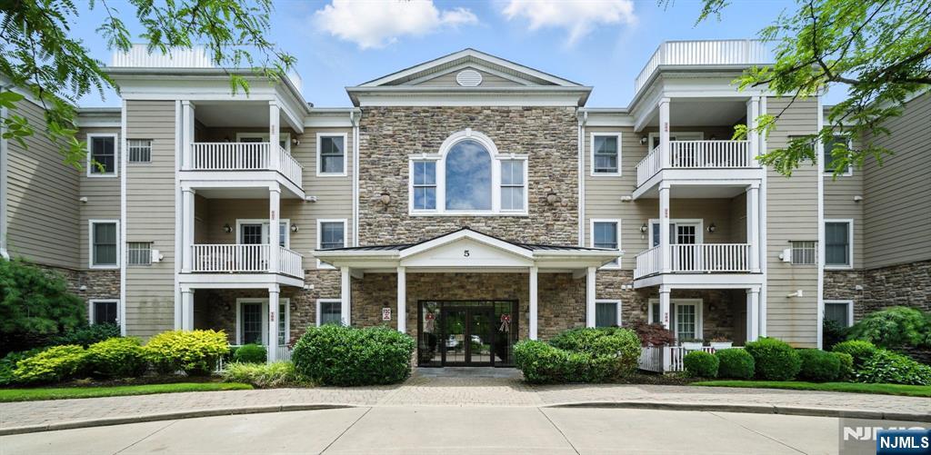 MLS Number 25026537 - 1 bed,1 bath, Condo/Coop/Townhouse Property for ...