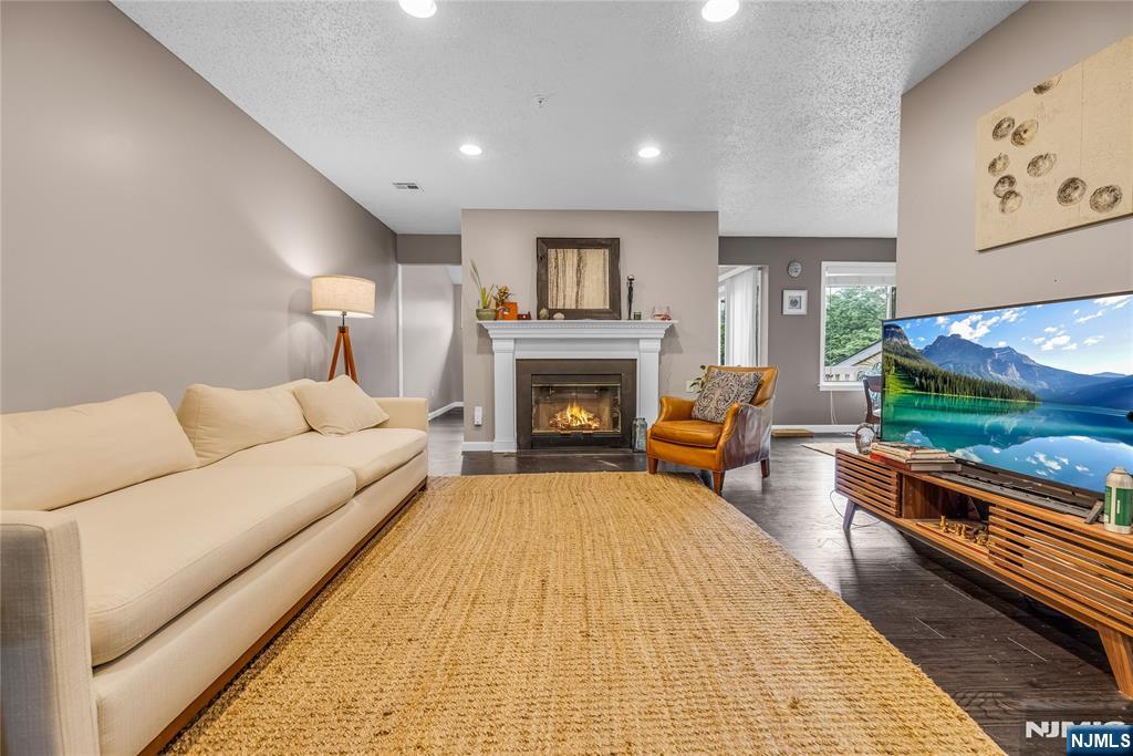 8 Larkin West Orange NJ 07052 | Active