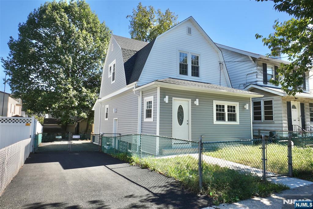 MLS Number 25035253 - 4 bed,3 bath, Residential Property for $679,000 ...