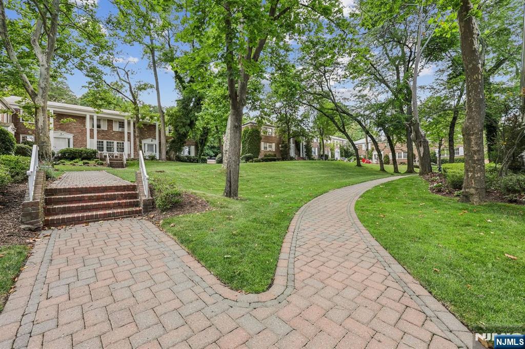 12 Mountain 25 Montclair NJ 07042 | Active