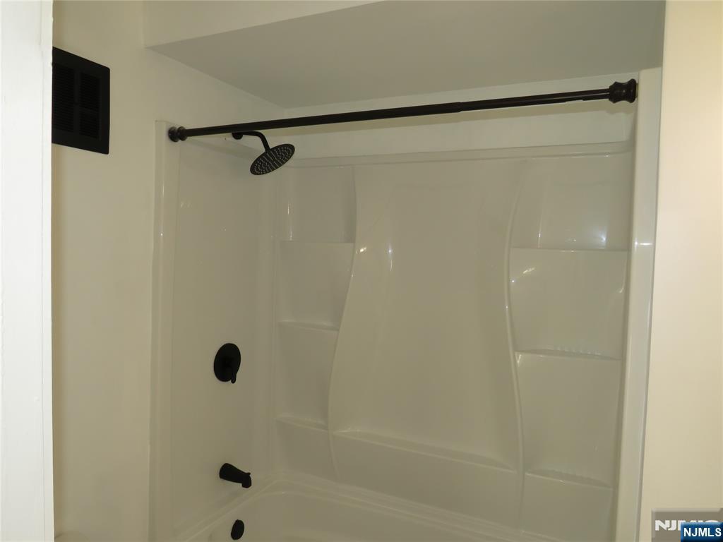 8 Louis 1st Floor Ri Lodi NJ 07644 | Leased