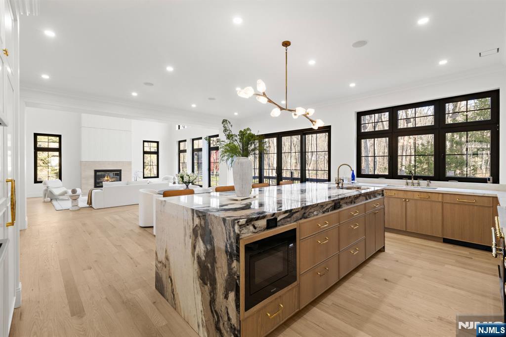 16 Old Farms Road Saddle River NJ 07458 | Active