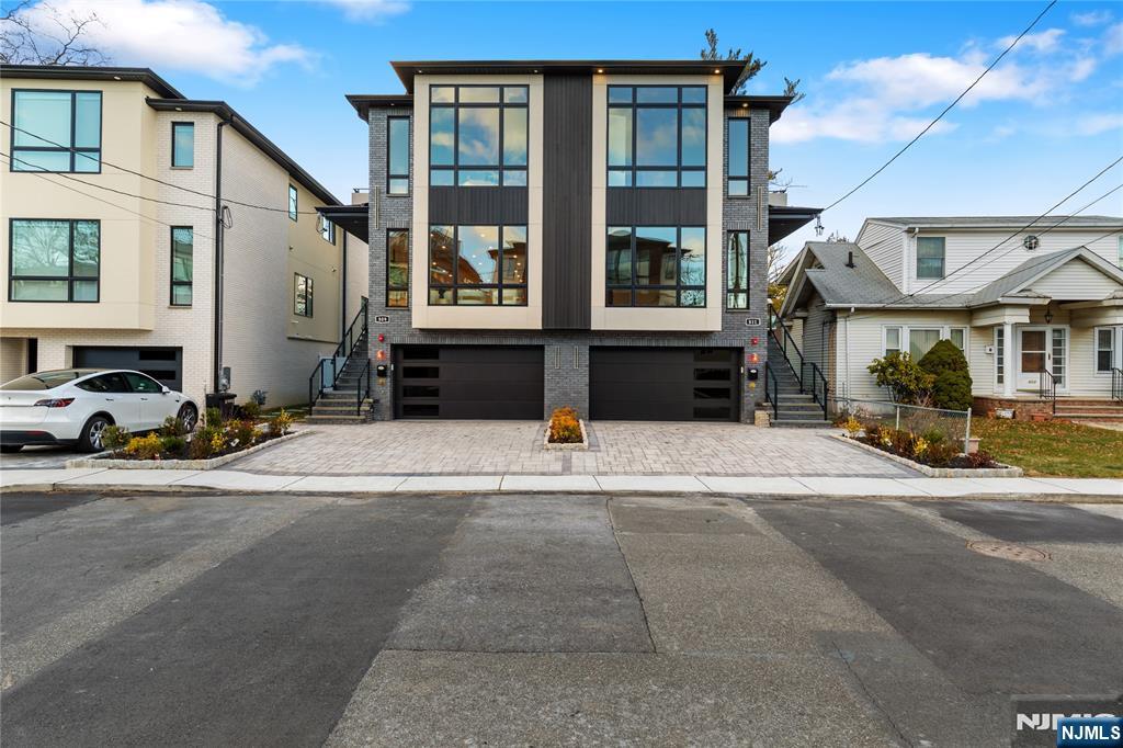 811 Jassamine Way Fort Lee NJ 07024 | Active
